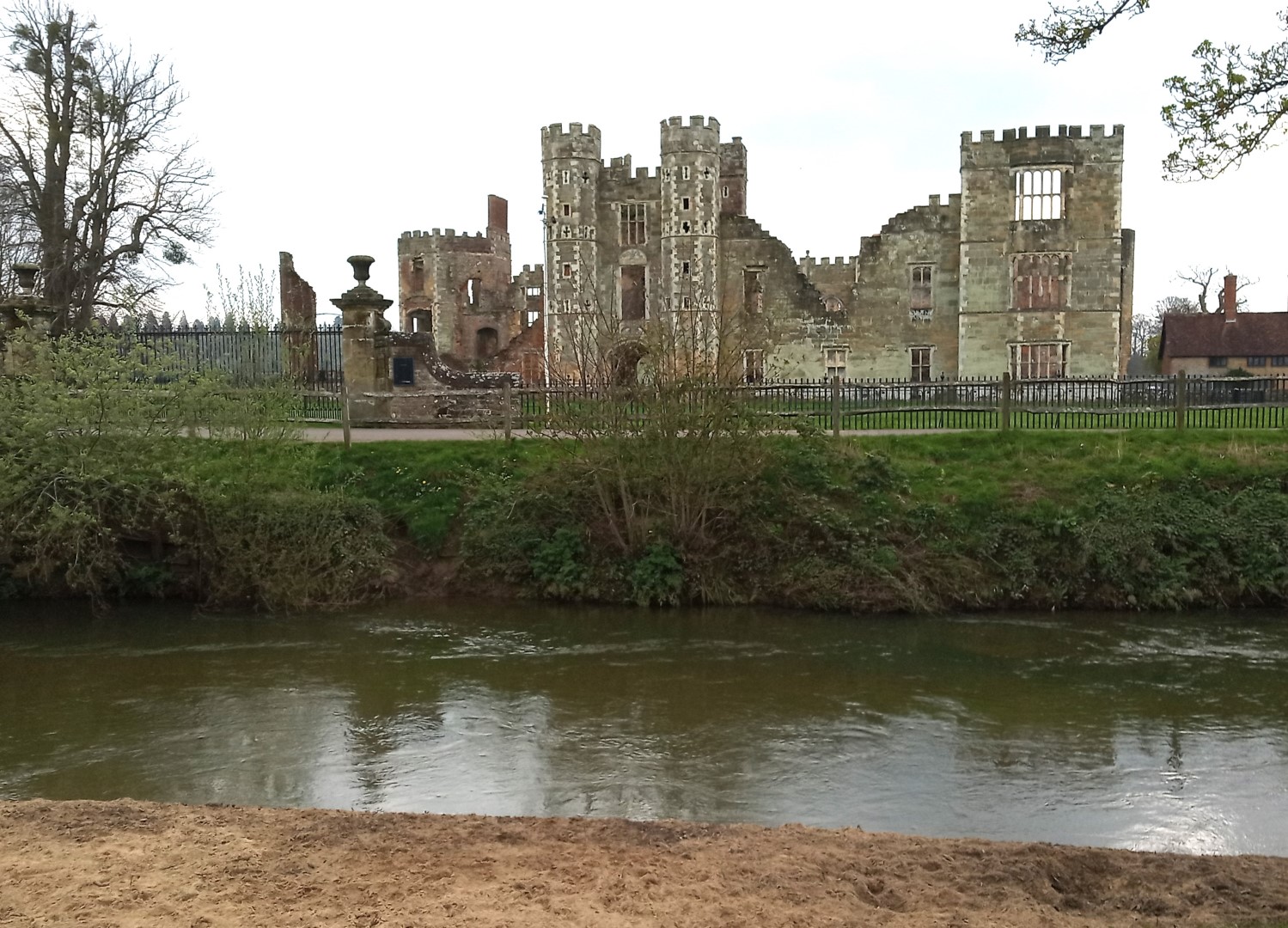 Midhurst walk on 19th April 2023 | Midhurst Footpath Companions